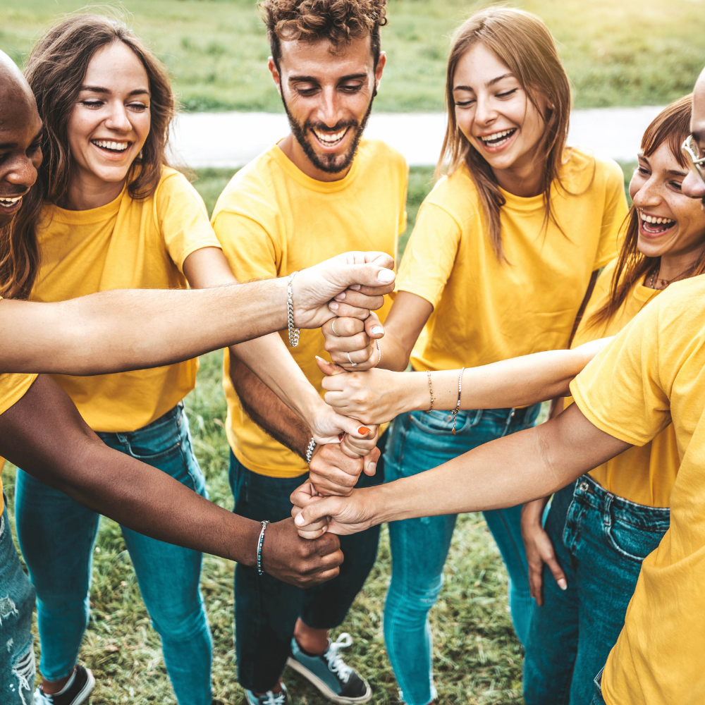 The Elegance of Human Connection: Nurturing Genuine Relationships in O